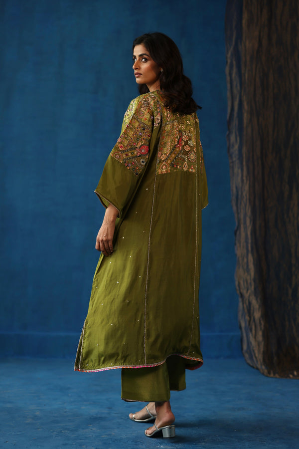 Begum Pret - Green Shikanji Phiran Set - Elahe