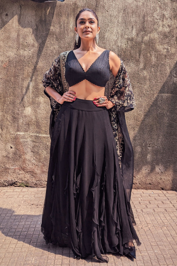 Mrunalini Rao - Urvi Cape Set - Elahe
