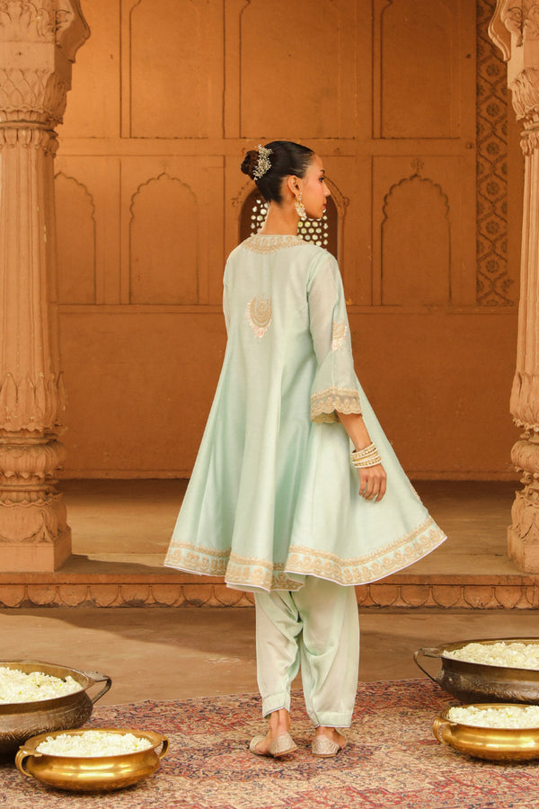Sheetal Batra - Misty Green Fajr Kurta Set - Elahe