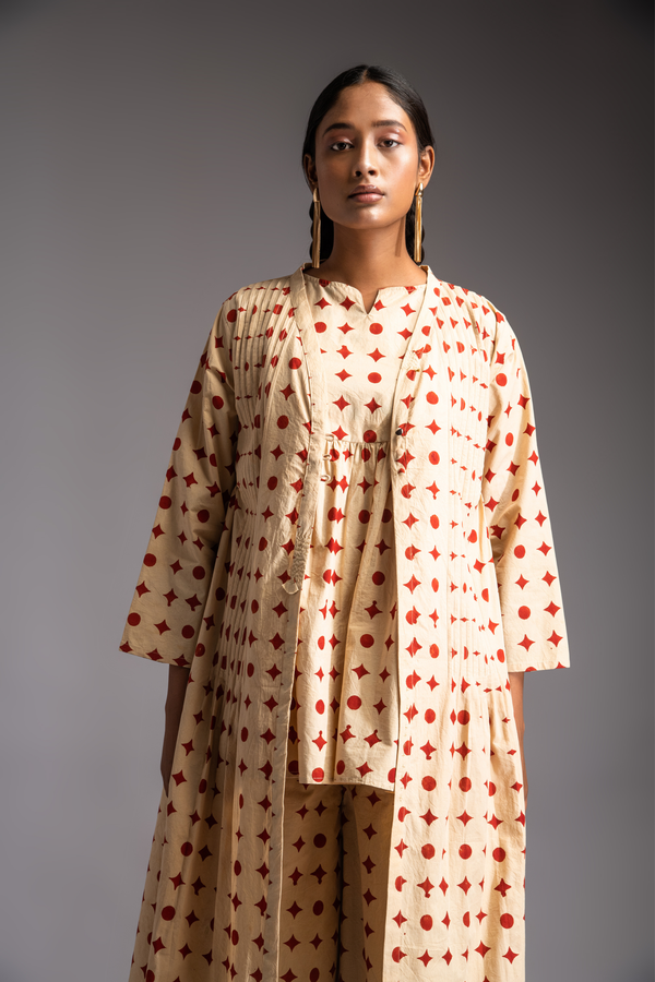 Jayati Goenka - Venus Layers Crimson - Elahe