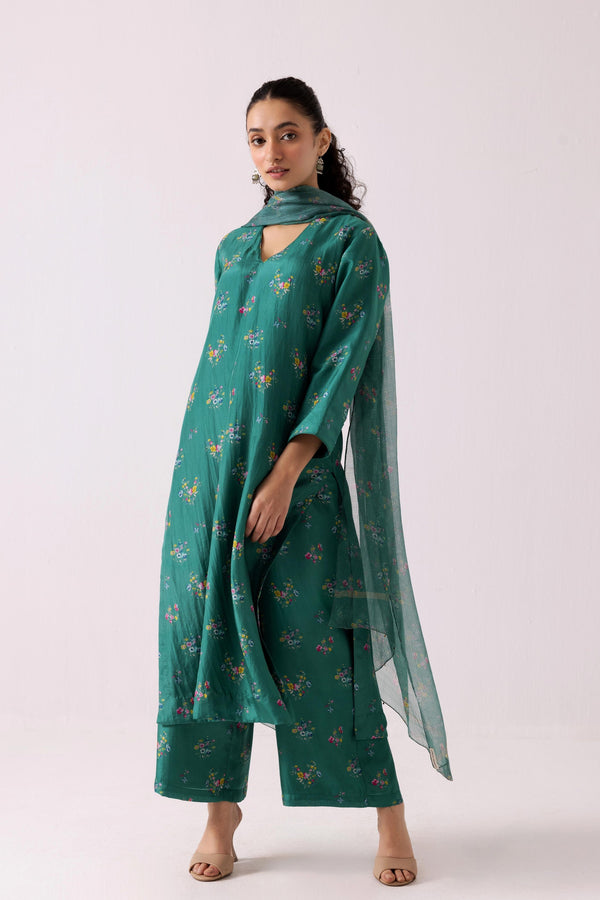 Label Shreya Sharma - Poppy Green Kurta Set - Elahe