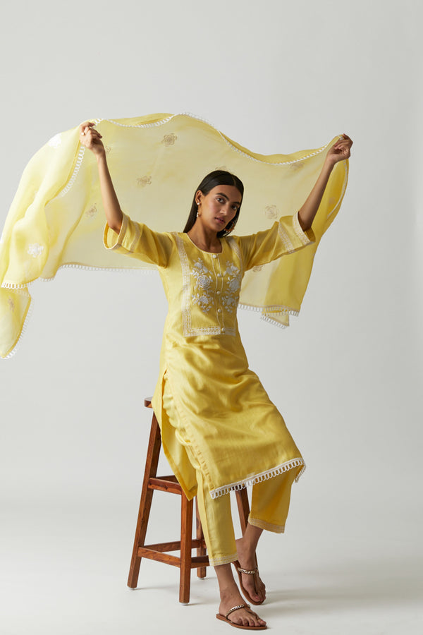 Alokik by Divya - Lemon yellow boota kurta set - Elahe