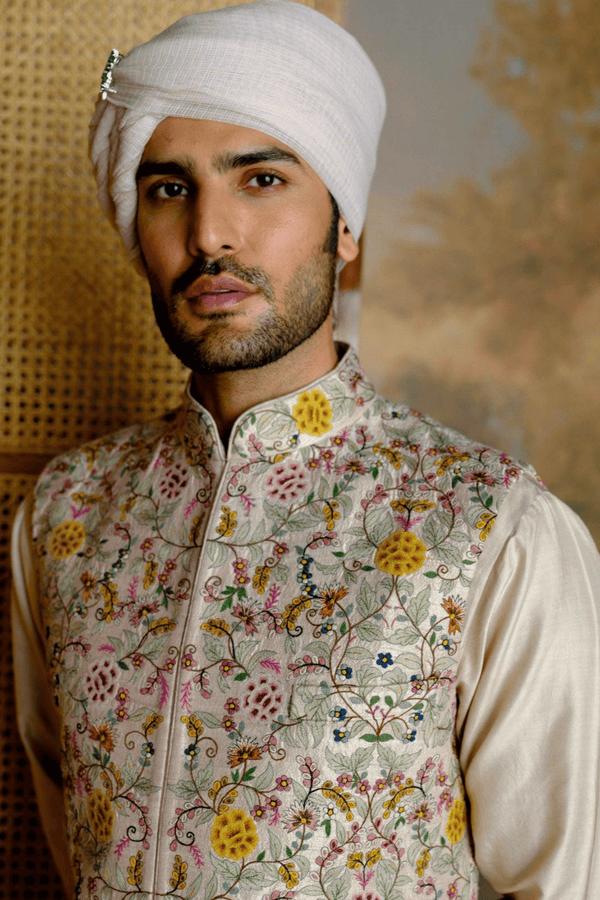 Jayanti Reddy Menswear - Beige Thread Work Bandi Set - Elahe