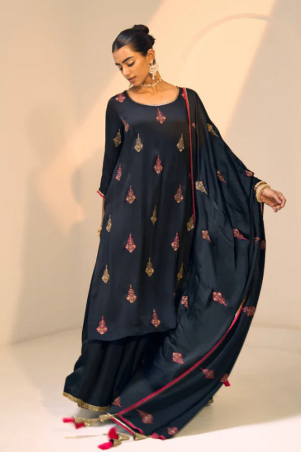 Sarang Kaur - Black Chavi Kurta Set - Elahe